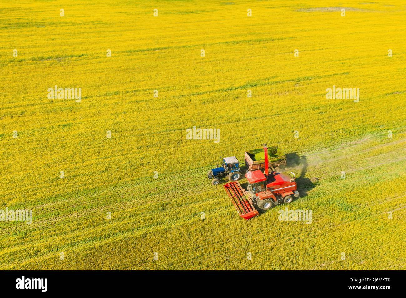 Tractor and combine harvester hi-res stock photography and images - Alamy