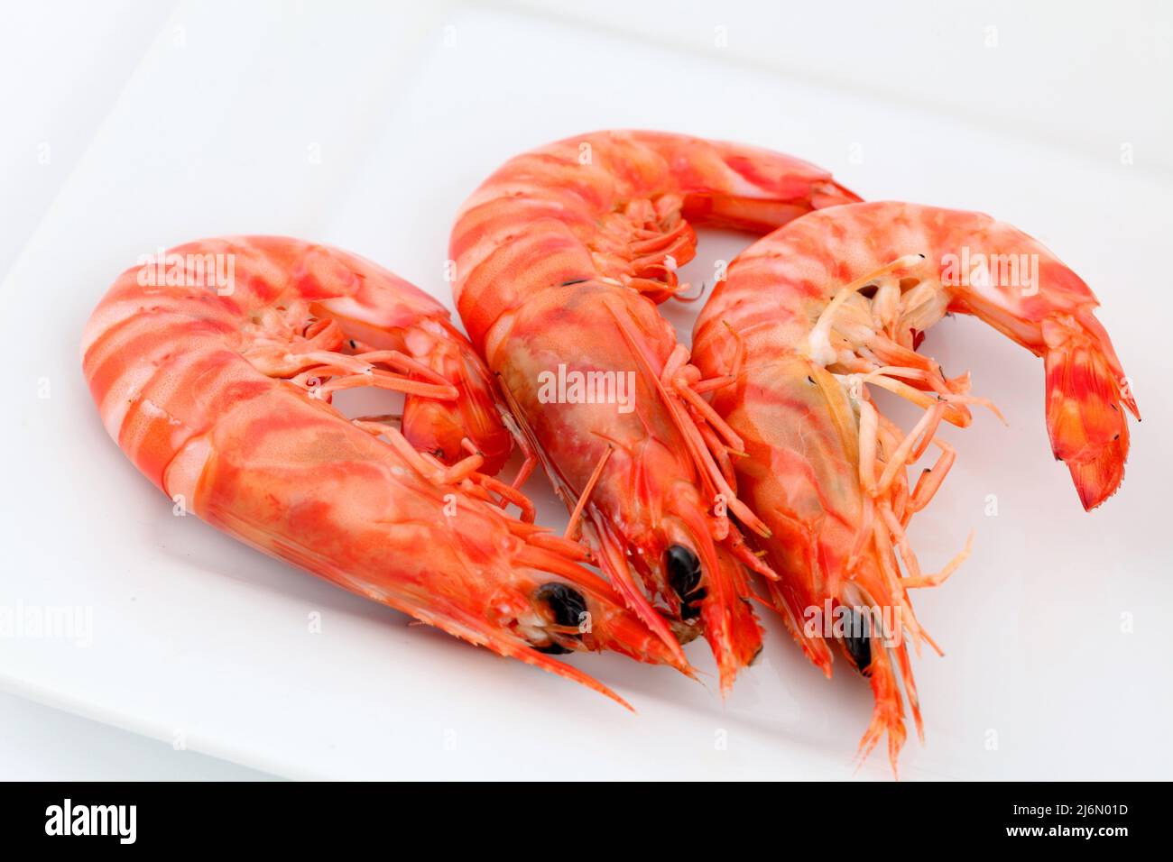 Cooked peeled prawns hi-res stock photography and images - Alamy