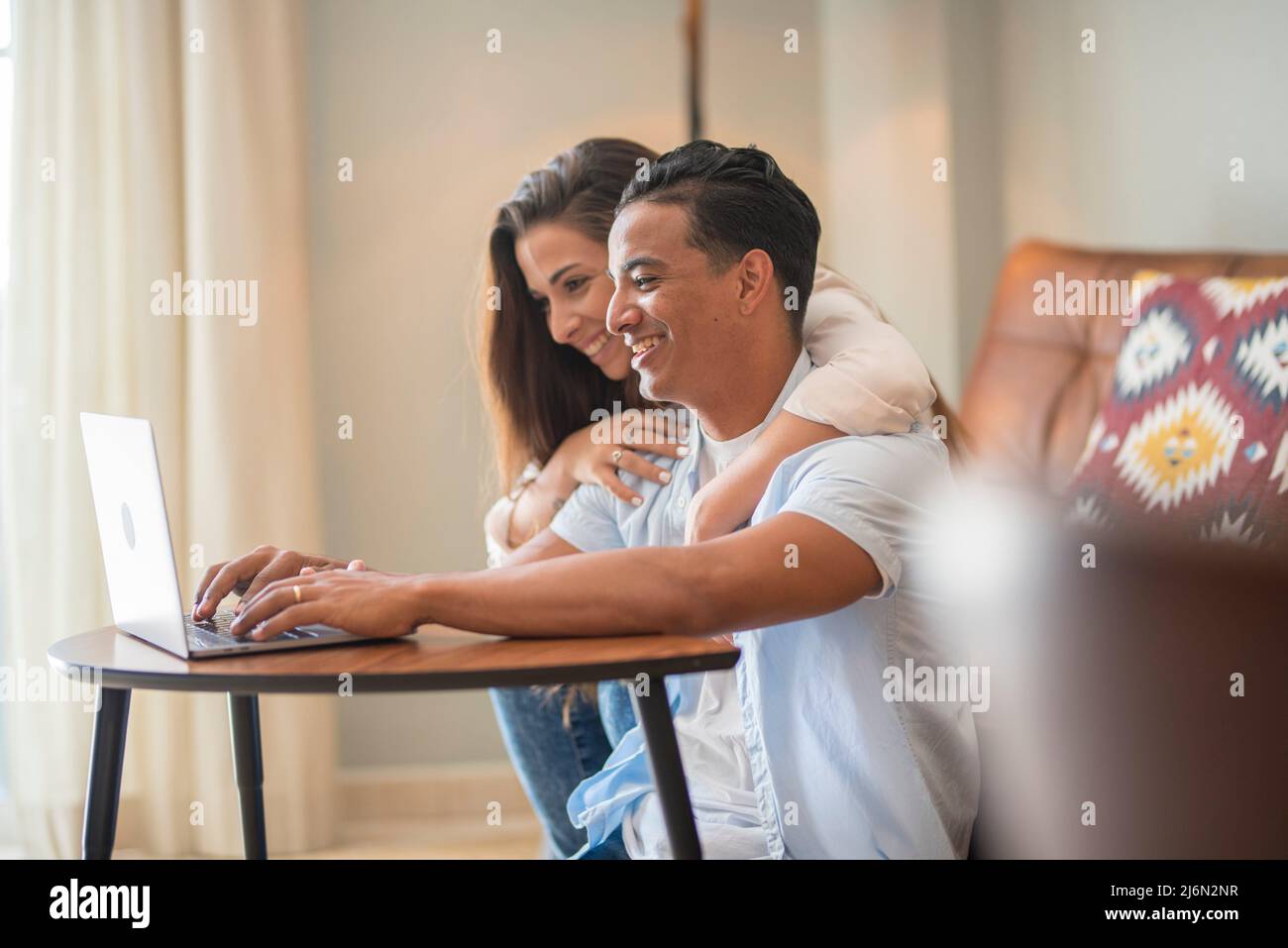 Boy with pc at home hi-res stock photography and images - Alamy
