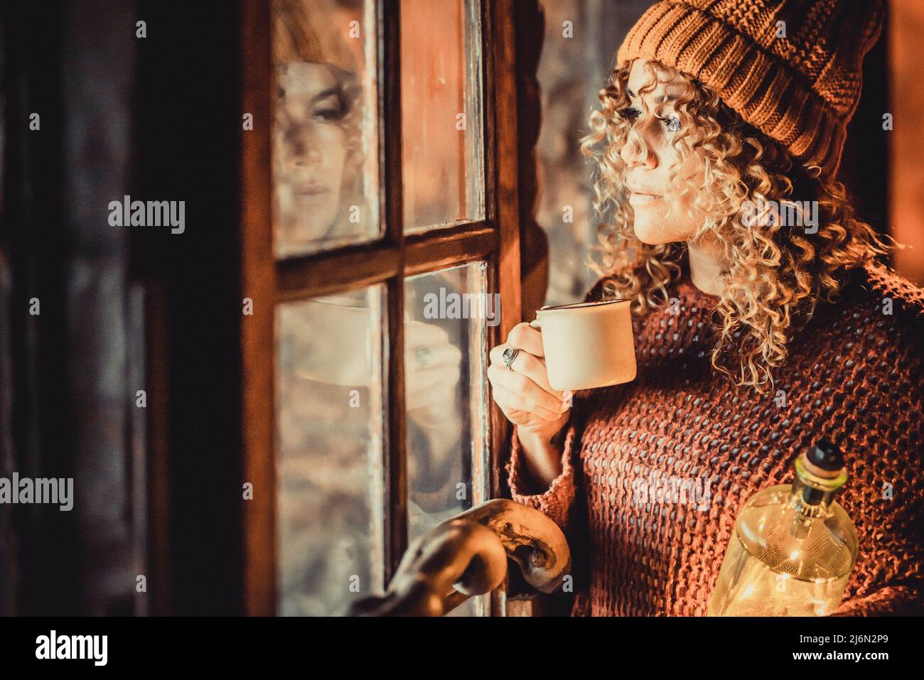 Woman modern house reflection hi-res stock photography and images - Alamy