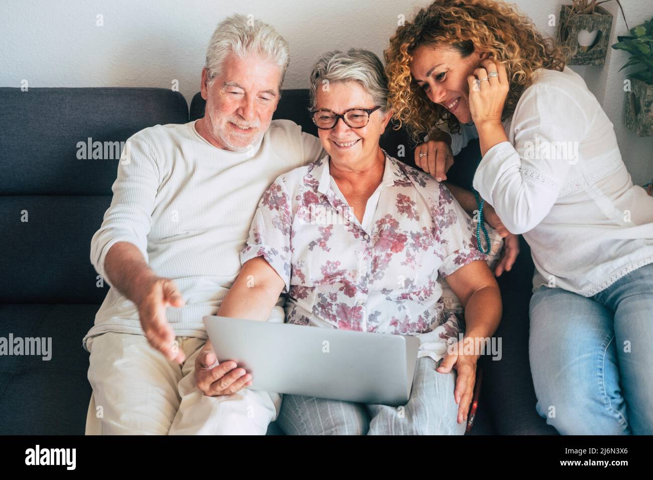 Different generations family hi-res stock photography and images - Alamy