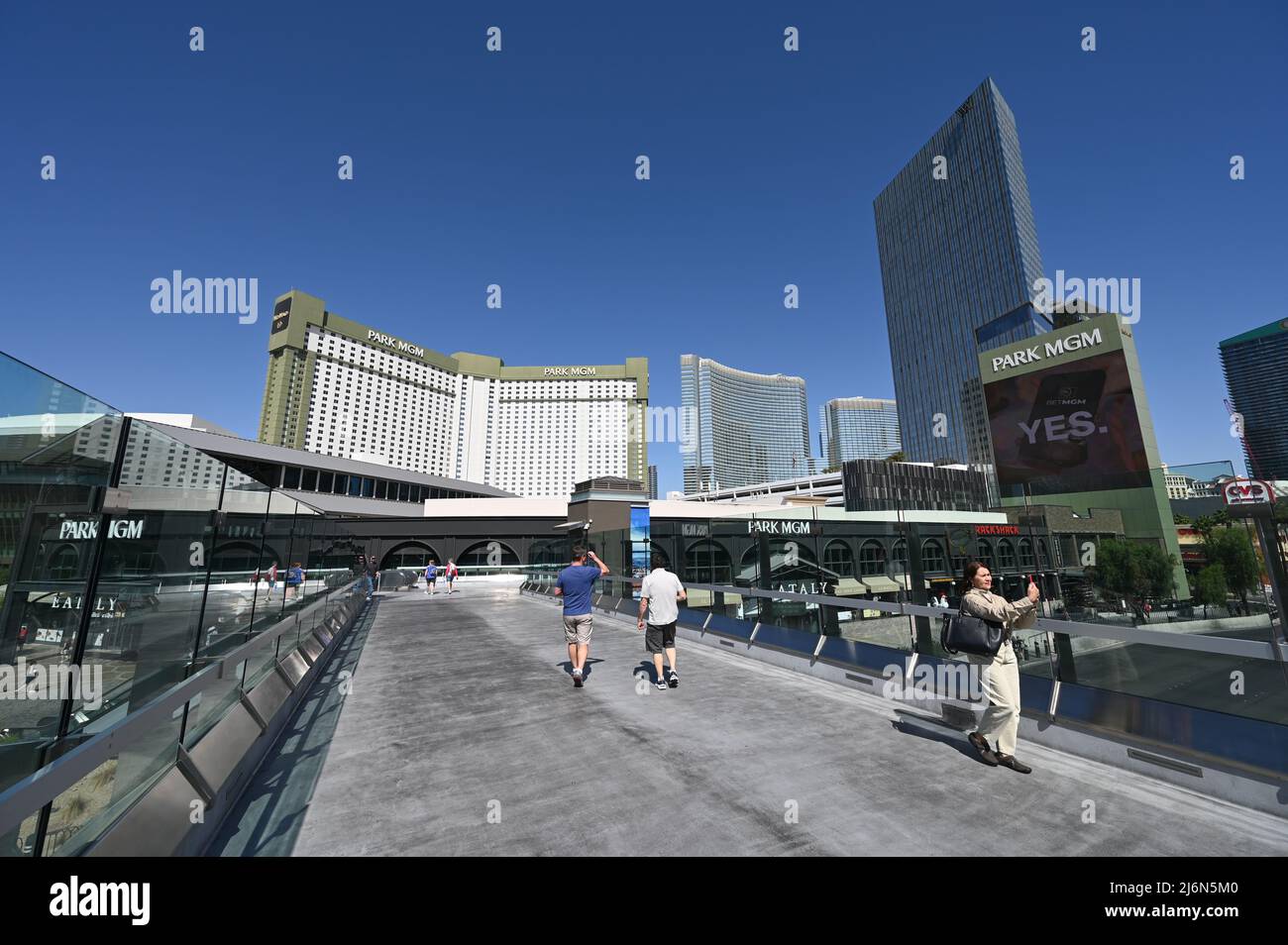 A pedestrian walkway crossing the strip in Las Vegas Stock Photo - Alamy