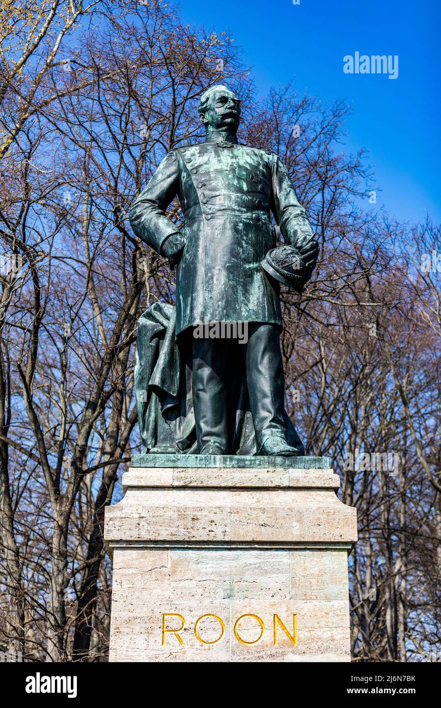 Roon monument hi-res stock photography and images - Alamy