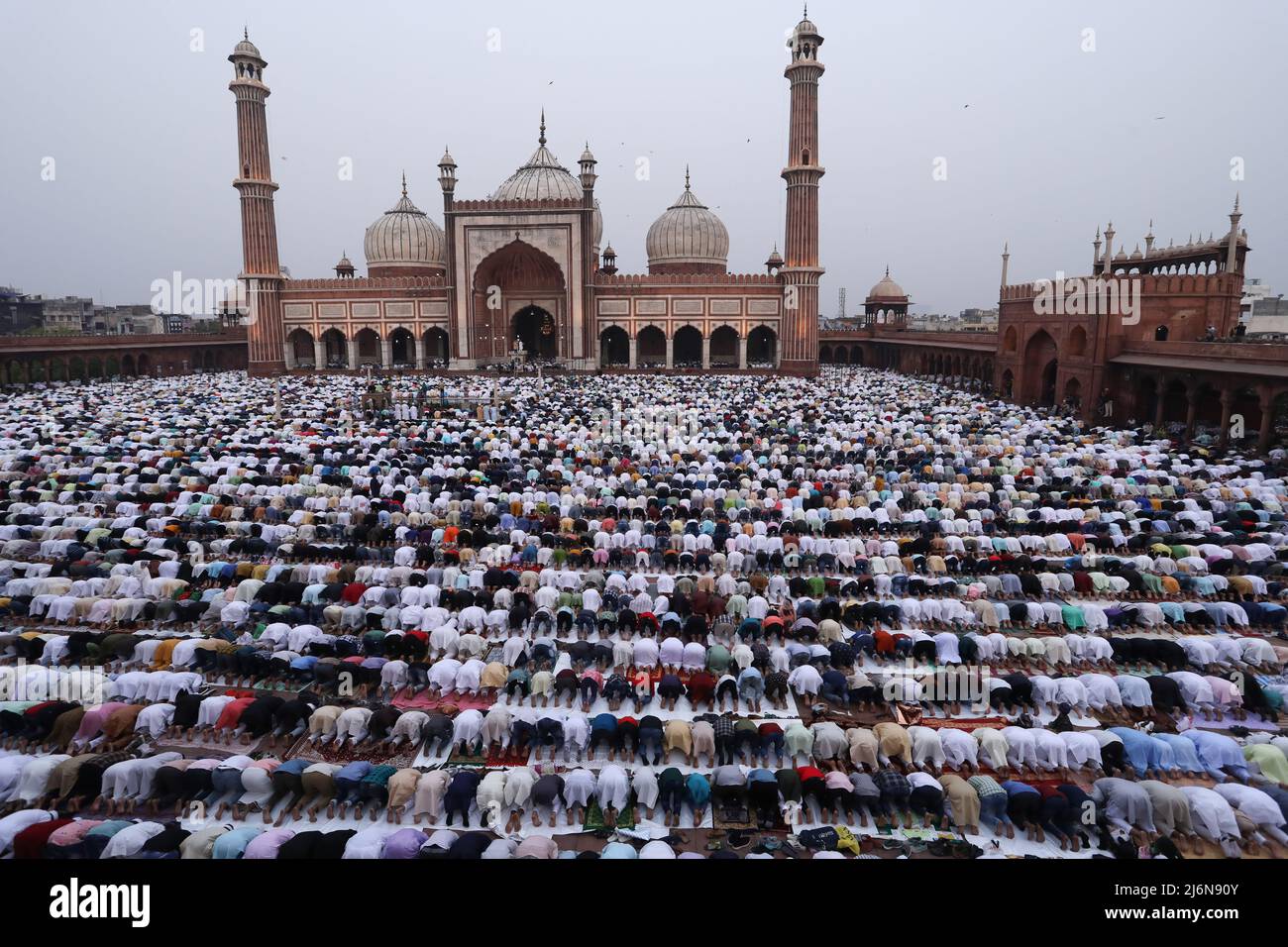 Muslim devotees offer Eid al-Fitr special prayers at Jama Masjid in the ...