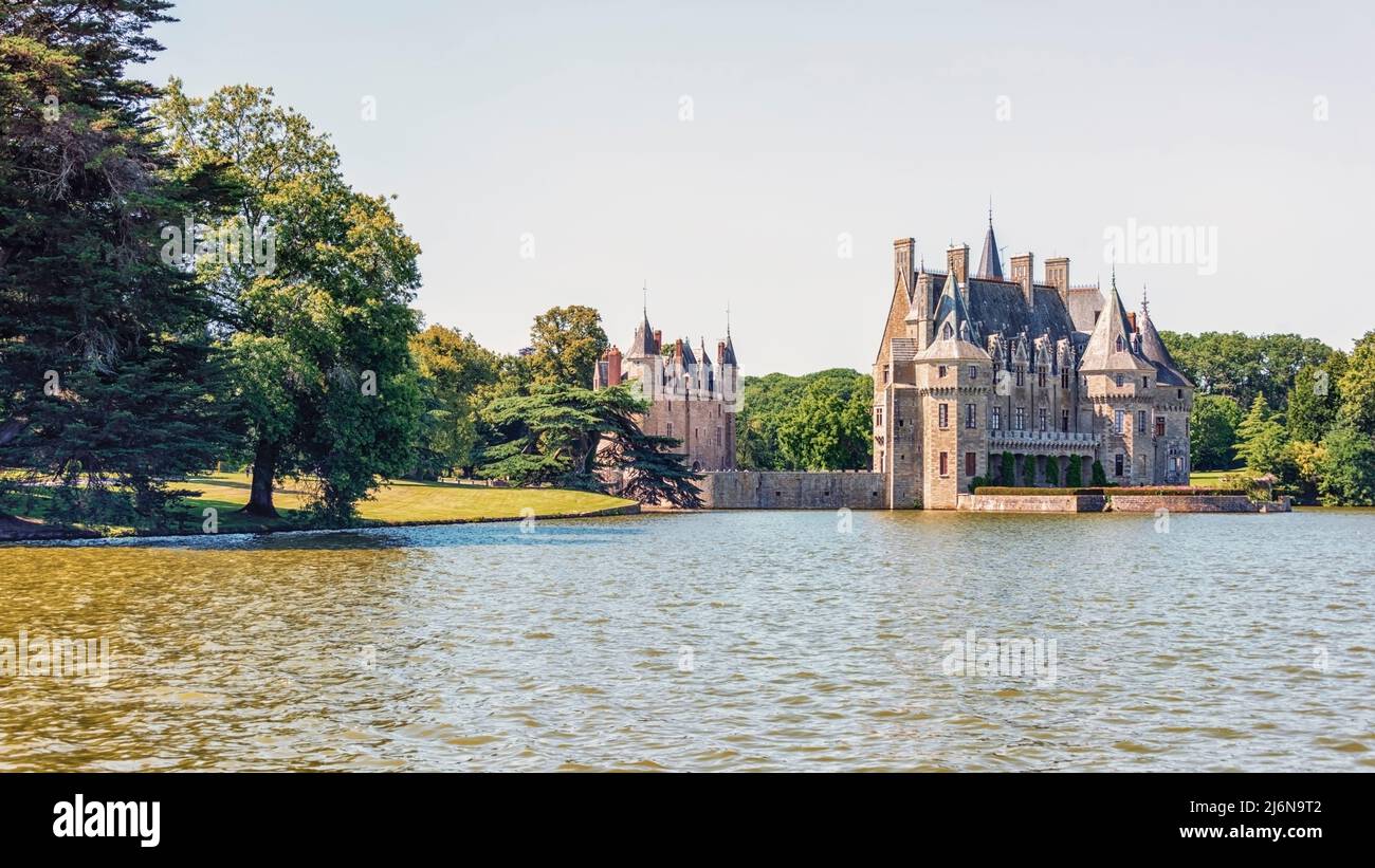 Chateau de la bretesche france hi-res stock photography and images - Alamy
