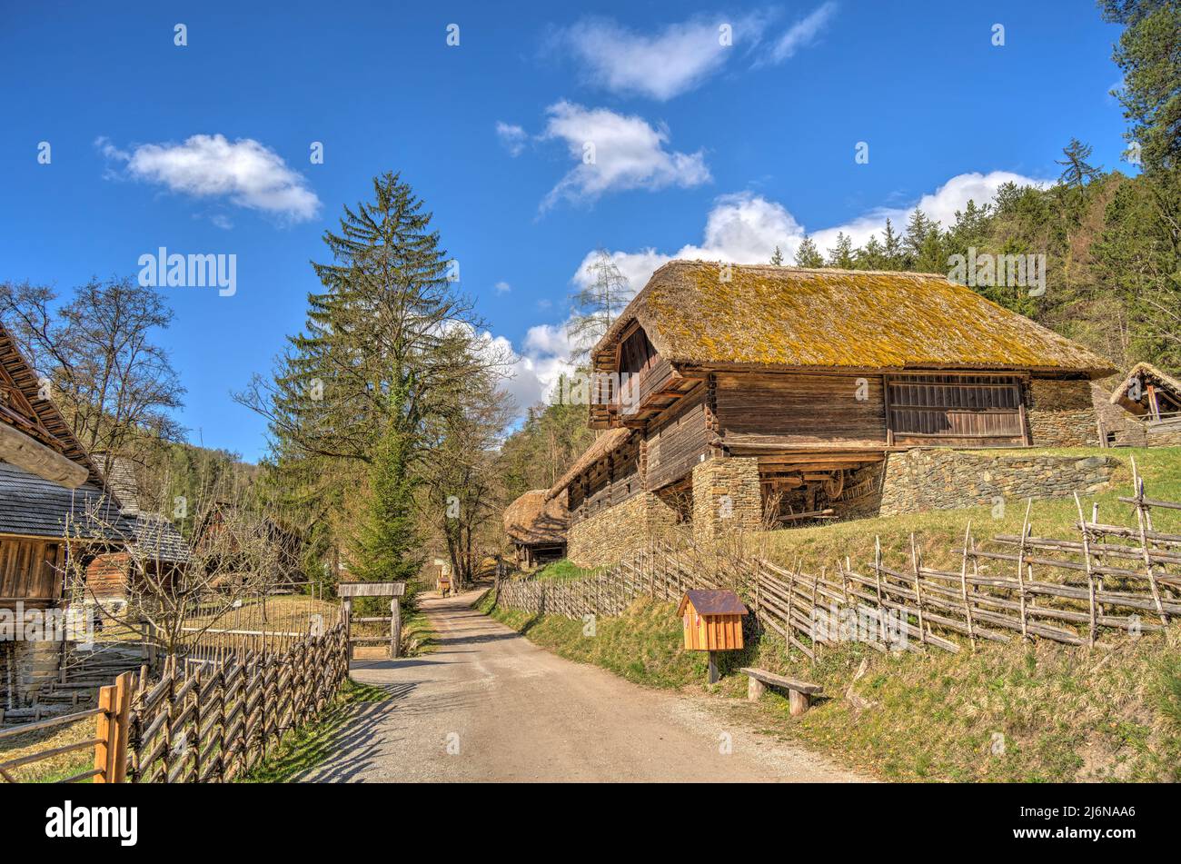 Farmhouse steiermark hi-res stock photography and images - Alamy