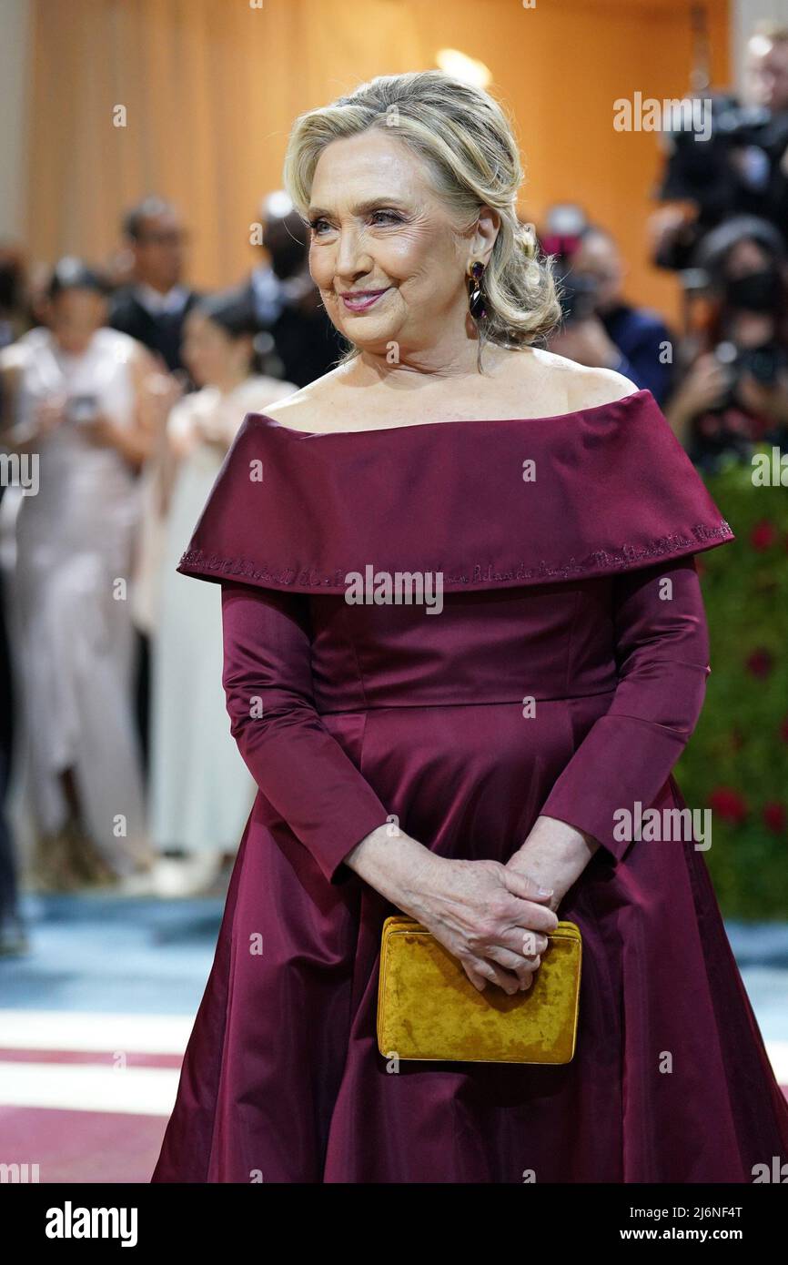 New York, NY, USA. 2nd May, 2022. Hillary Clinton at arrivals for Met ...