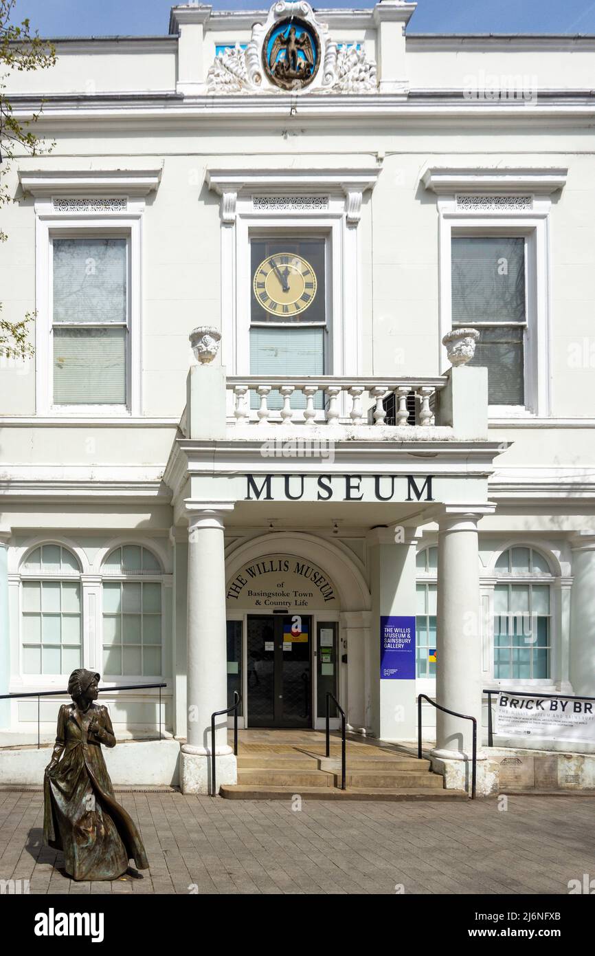 Willis museum old town hall hi-res stock photography and images - Alamy