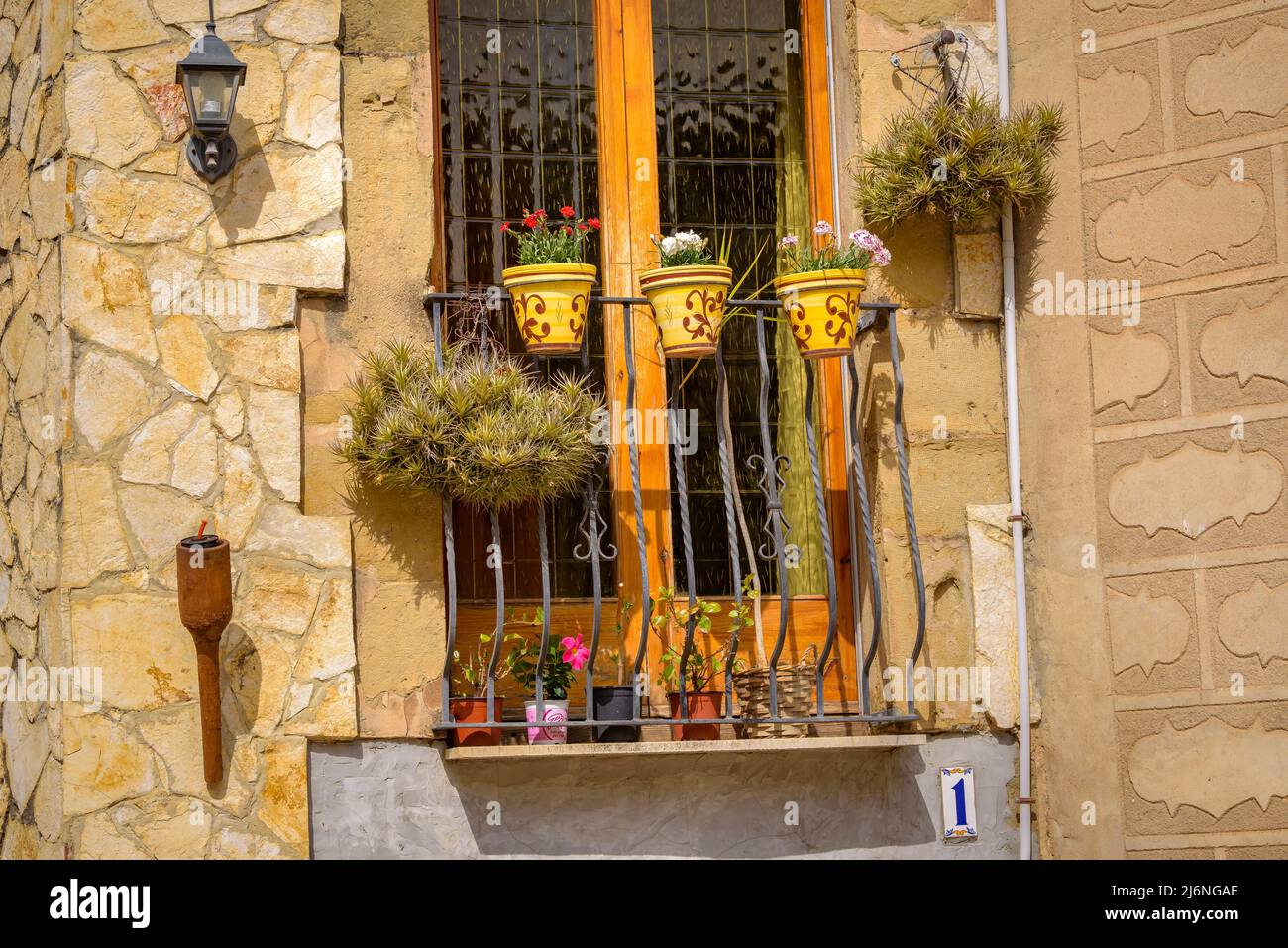 Balcon medieval hi-res stock photography and images - Alamy