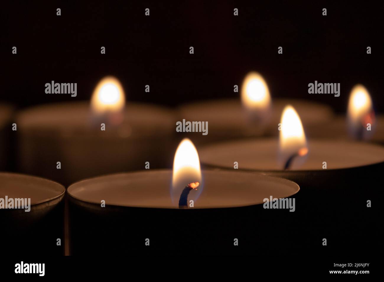 Intimate evening setting hi-res stock photography and images - Alamy