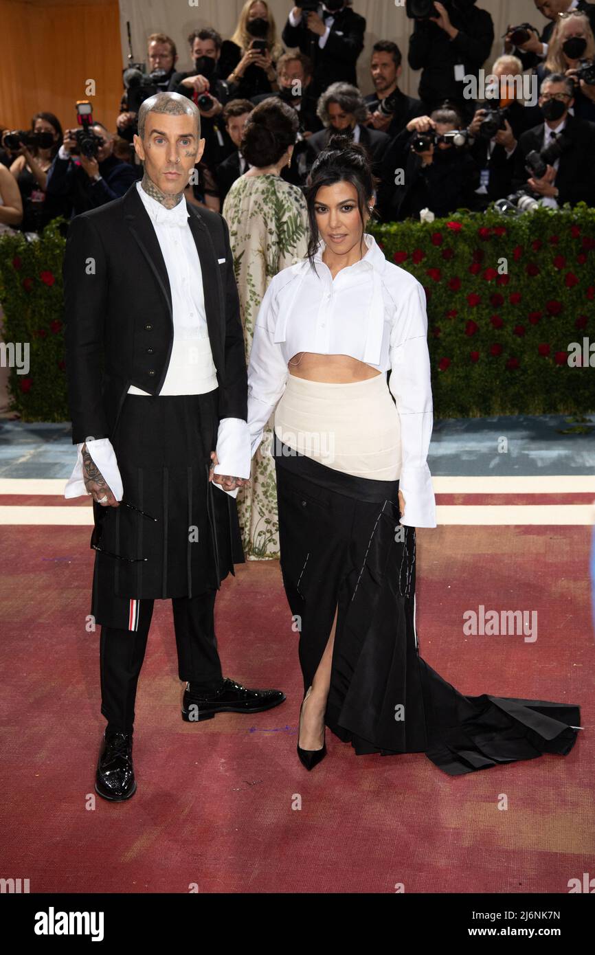 Kourtney Kardashian and Travis Barker attend The 2022 Met Gala ...