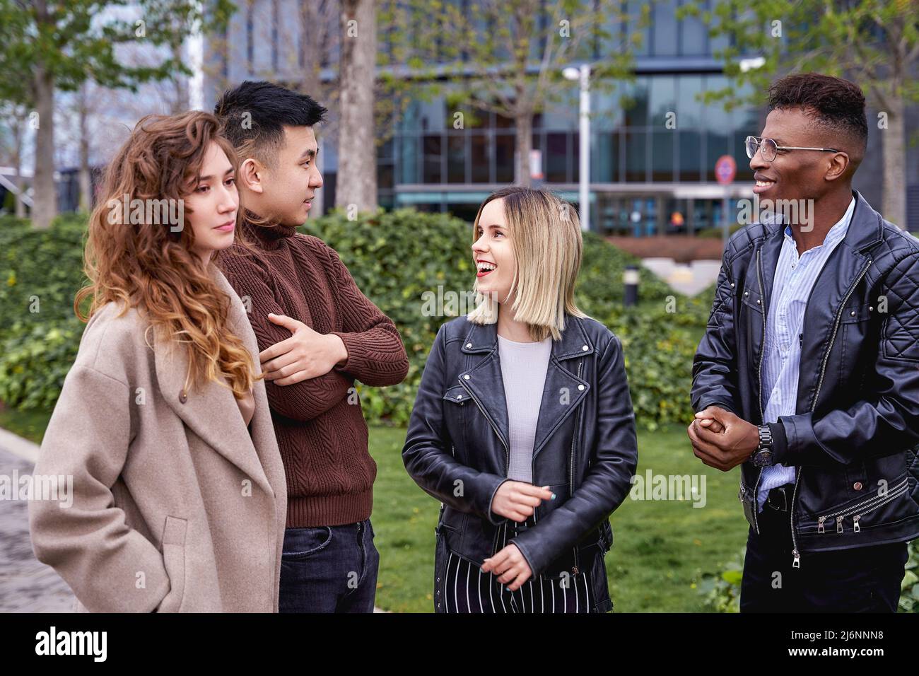 Women in group speaking hi-res stock photography and images - Alamy