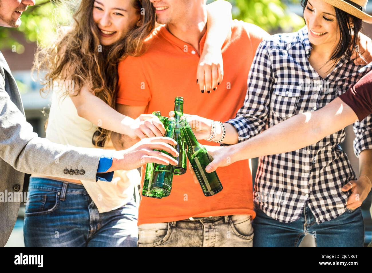 Group students college garden hi-res stock photography and images - Alamy