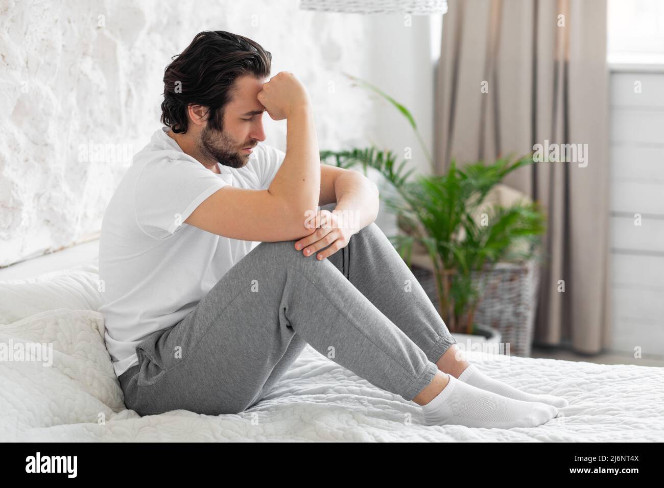 Feeling down hi-res stock photography and images - Alamy