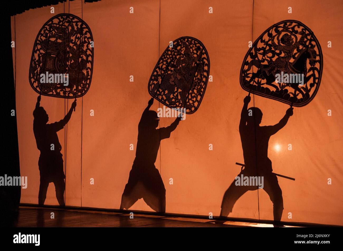 Shadow puppetry cambodia hi-res stock photography and images - Alamy