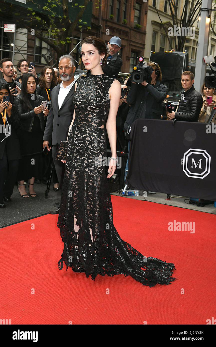 Bee Shaffer Carrozzini poses for photographers at Departures from The ...