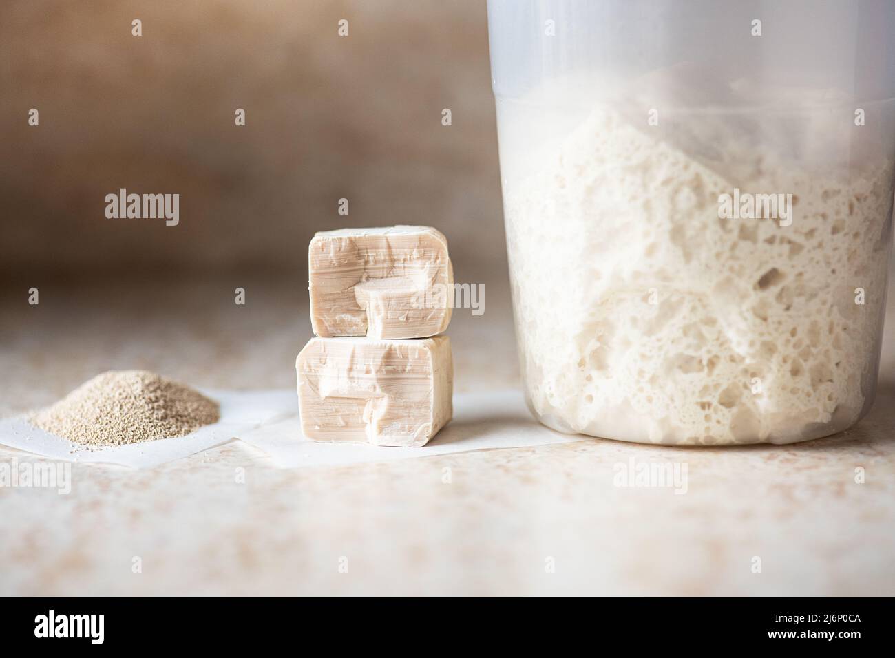 Instant yeast hi-res stock photography and images - Alamy