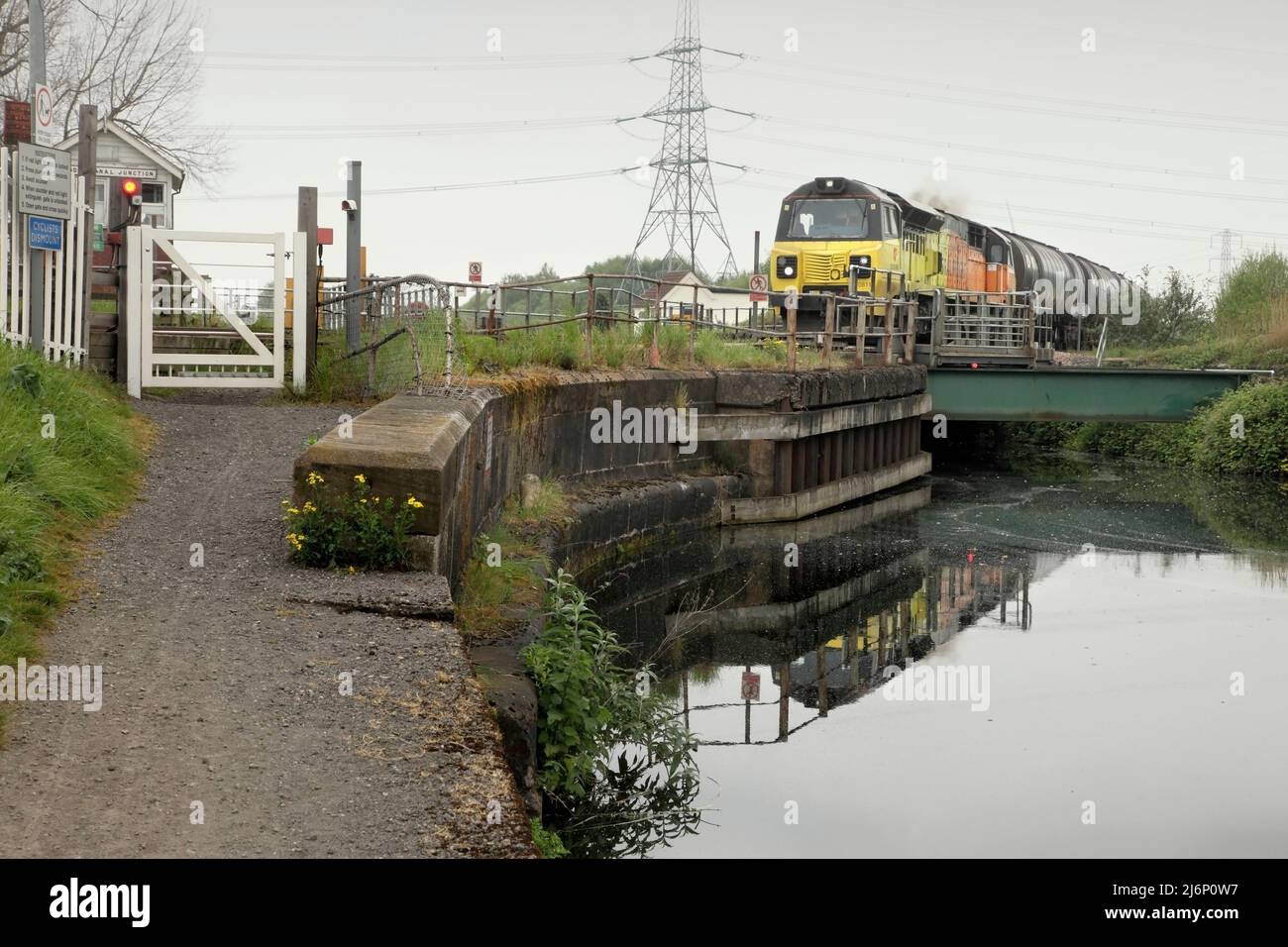 Colas Rail Freight Class 70 loco 70811 hauls the 1005 Colas Ribble Rail ...
