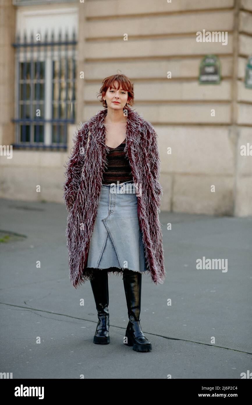 Street style, Alyssa Coscarelli arriving at Sacai Fall-Winter 2022-2023 ...