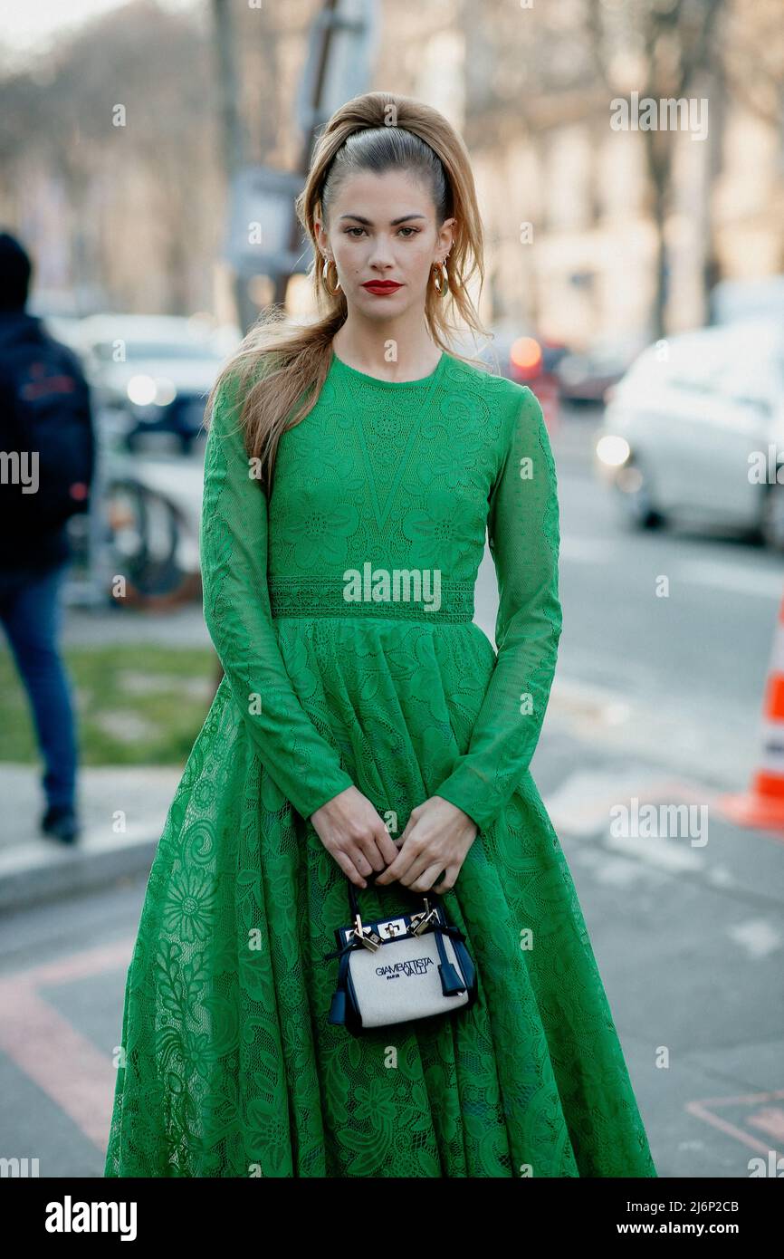 Street style, Clara Berry arriving at Giambattista Valli Fall-Winter ...