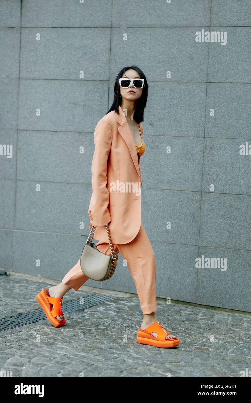 Street style, Meng Mao arriving at Stella McCartney Fall-Winter 2022 ...