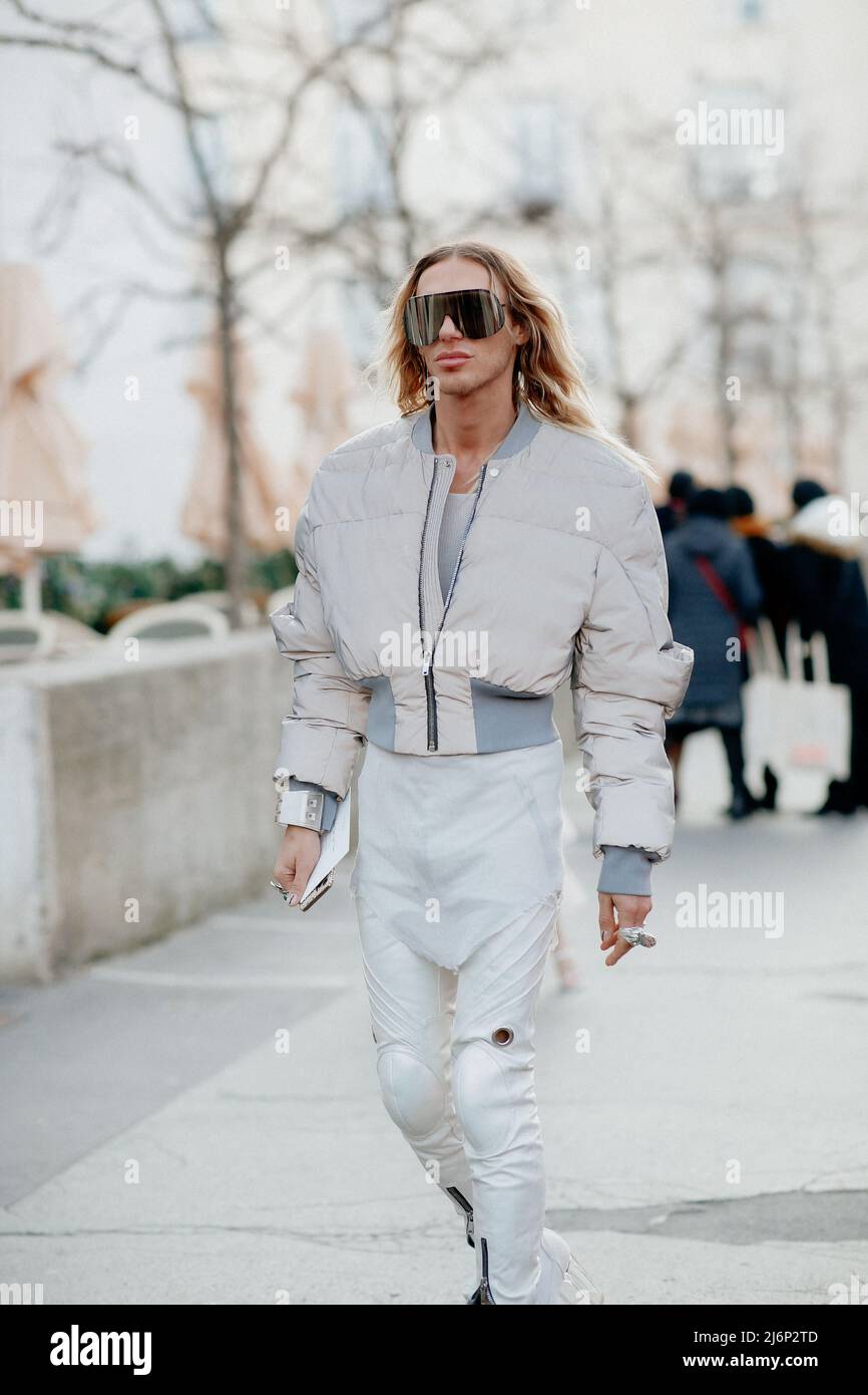 Street style, Tyrone Dylan arriving at Giambattista Valli Fall-Winter ...