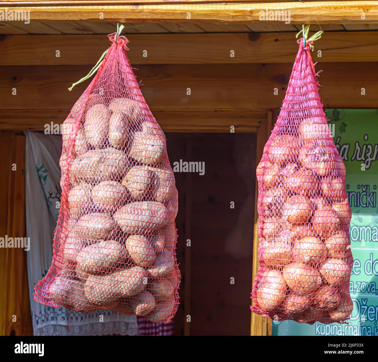 Sacks of potatoes hi-res stock photography and images - Alamy