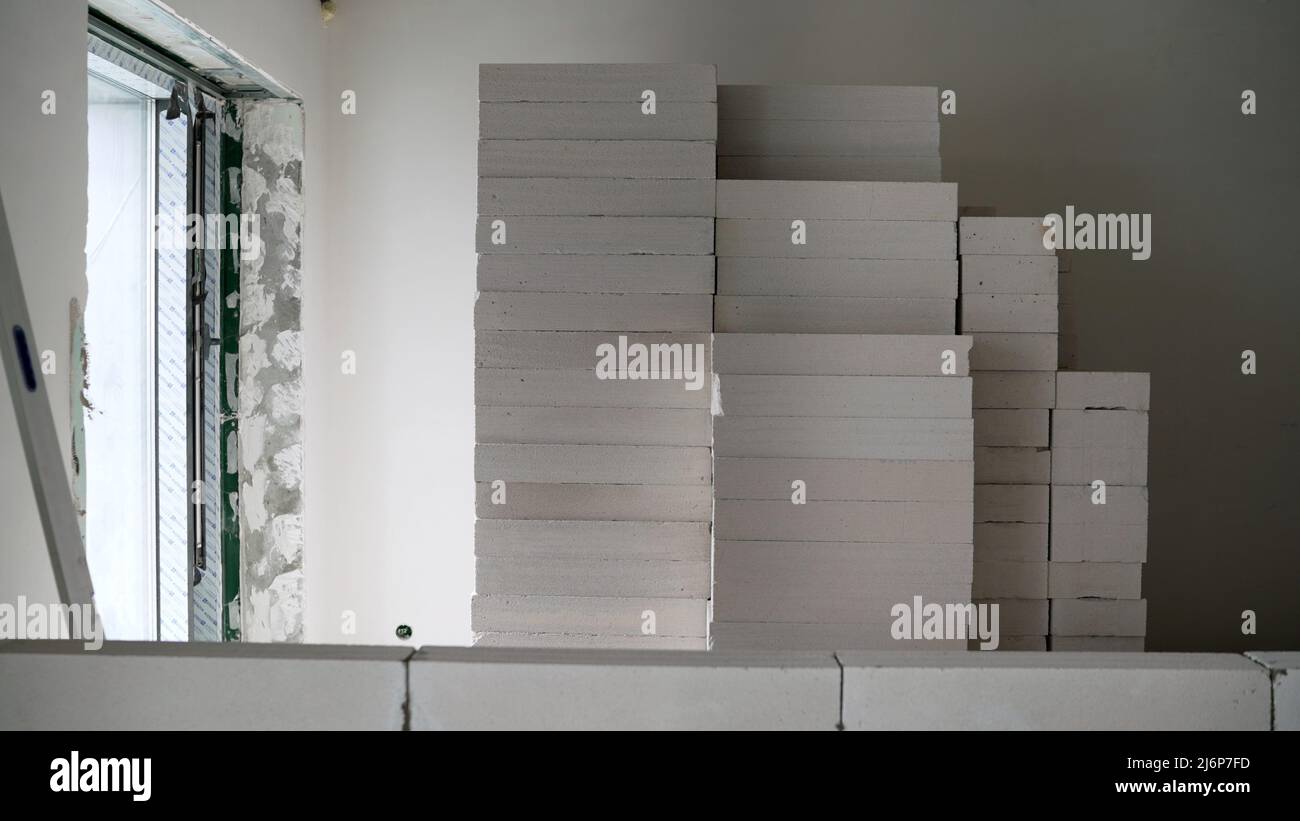 Blocks for the construction of walls and partitions. Folded wall foam ...