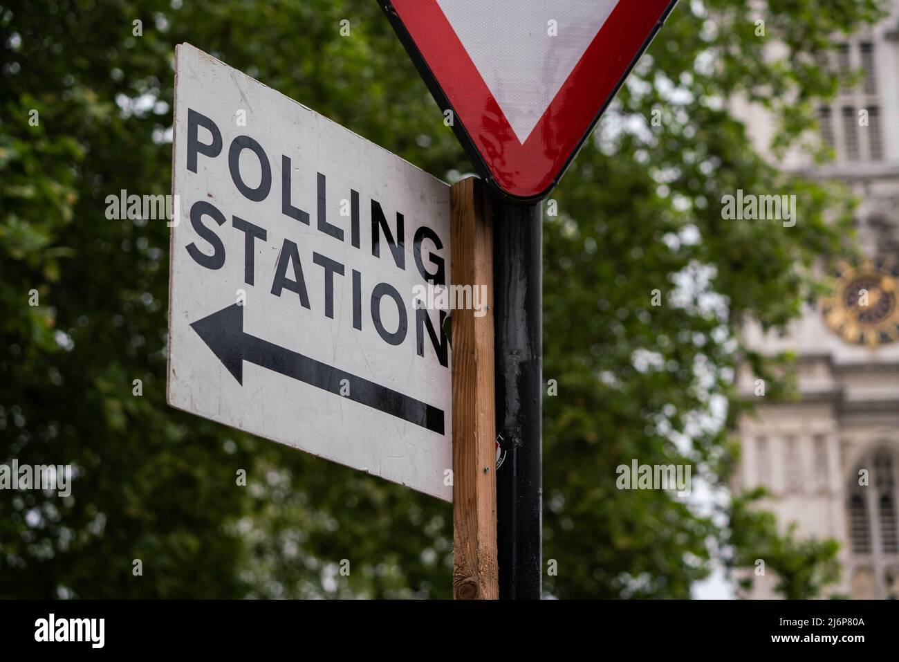 3 May 2022: Polling station sign in Westminster, London, UK Stock Photo ...