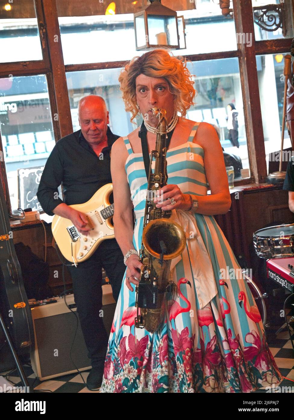 Cross dressing musician hi-res stock photography and images - Alamy