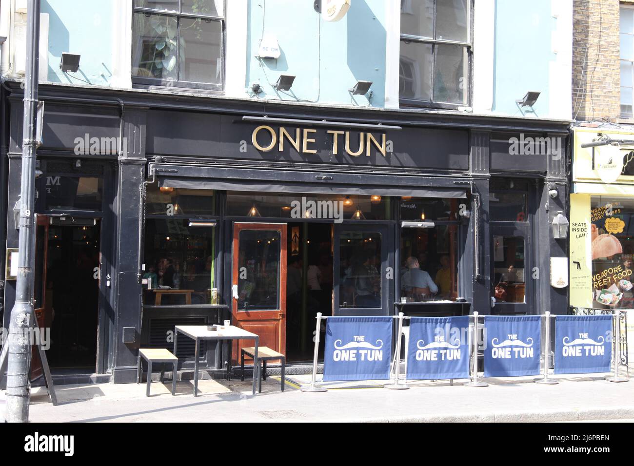 One tun house hi-res stock photography and images - Alamy