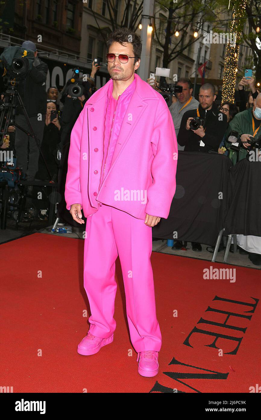 In valentino shocking suit hi-res stock photography and images - Alamy