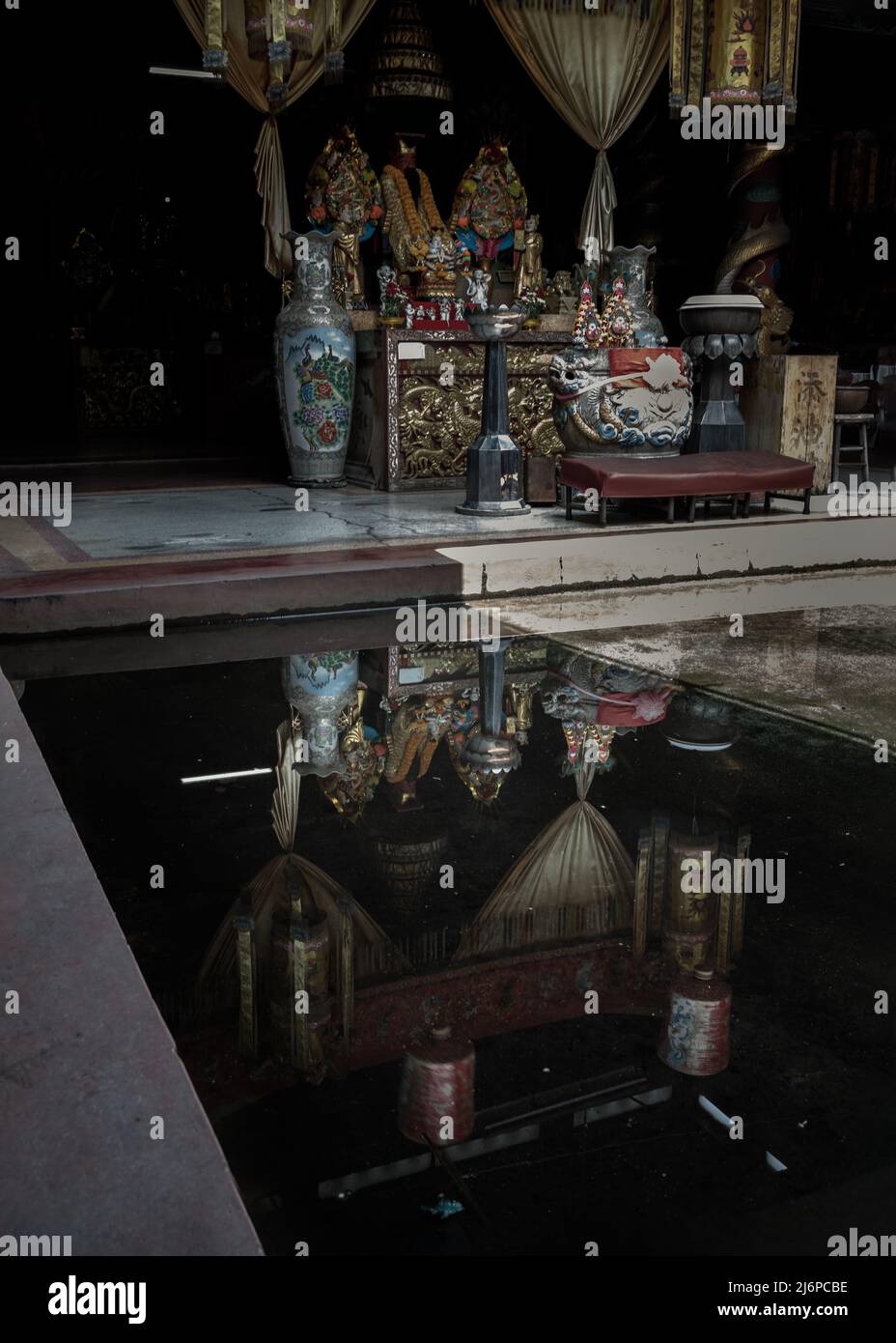 Sun wukong shrine hi-res stock photography and images - Alamy