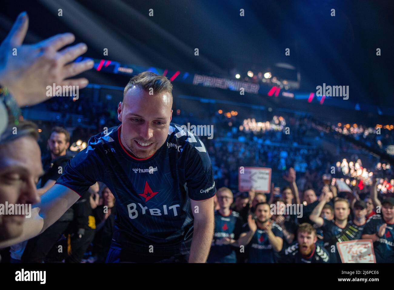 the pro player Gla1ve taking selfies with his fans Stock Photo - Alamy
