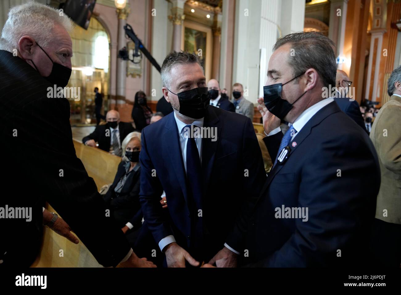 Former Montreal Canadiens hockey players Larry Robinson and Patrick Roy ...