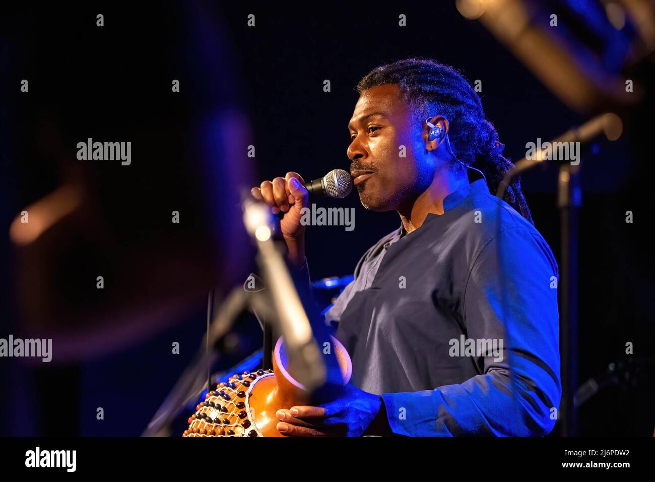 Afrobeat orchestra hi-res stock photography and images - Alamy