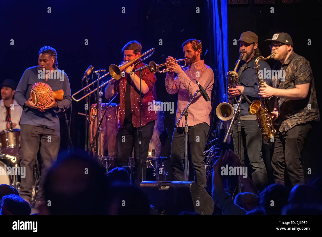 Afrobeat orchestra hi-res stock photography and images - Alamy