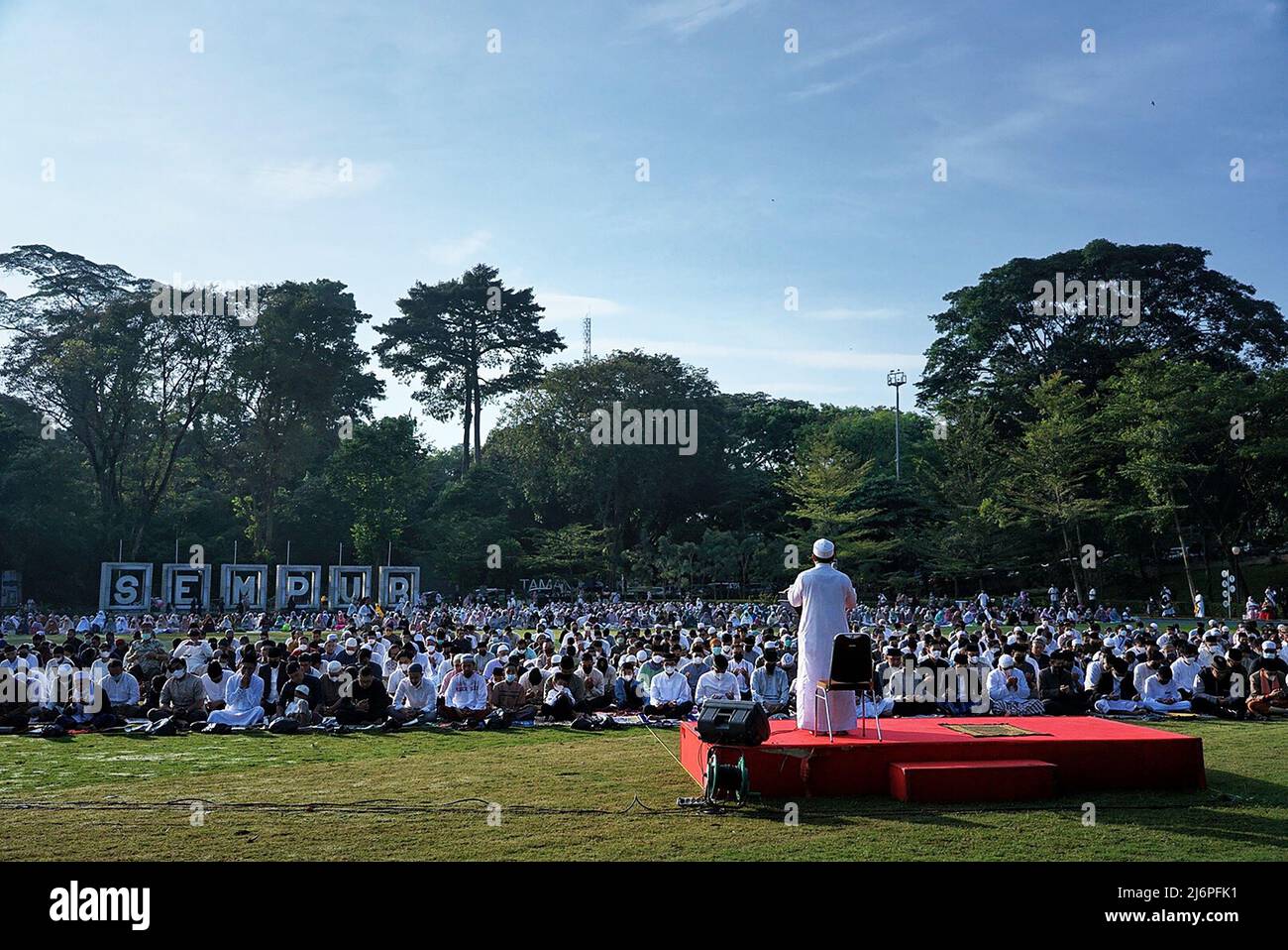 Indonesian Muslims attend Eid al-Fitr prayers at the start of the ...