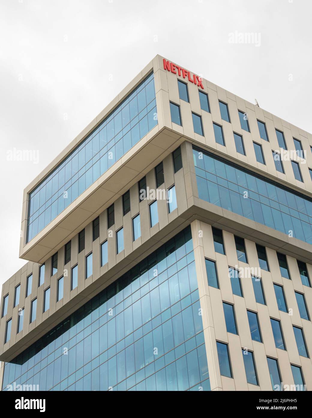 Netflix company hi-res stock photography and images - Alamy