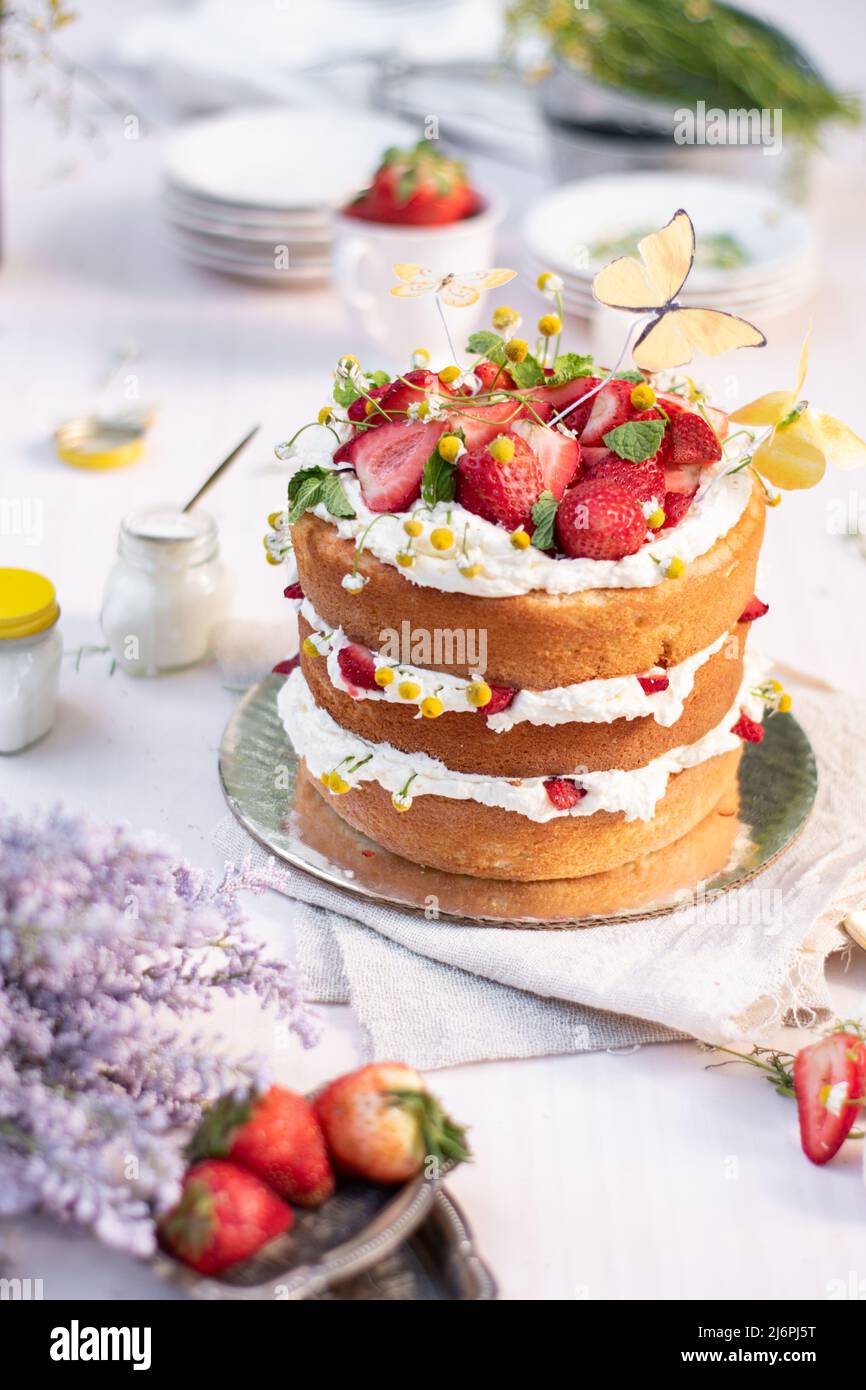 Summer strawberry cake Stock Photo - Alamy