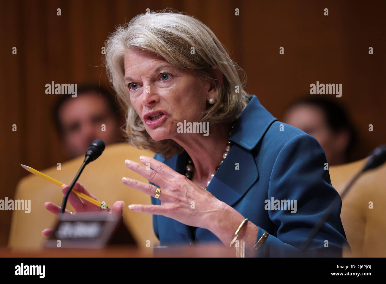 Lisa murkowski 2022 win hi-res stock photography and images - Alamy