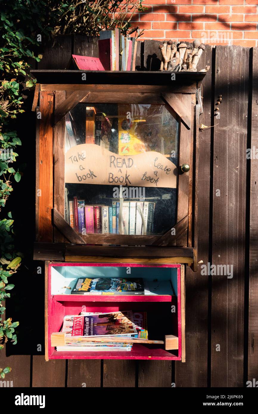 Community book swap box hi-res stock photography and images - Alamy