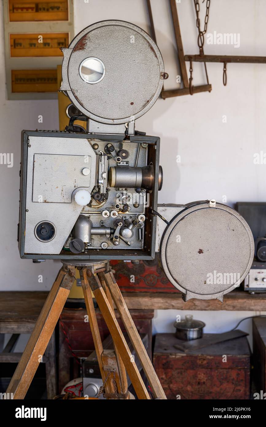Traditional projector hi-res stock photography and images - Alamy