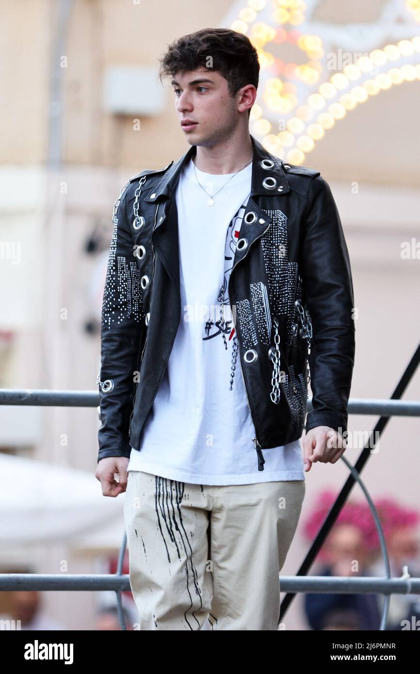 in the photo Critical who after leaving Amici Stash's house had ...