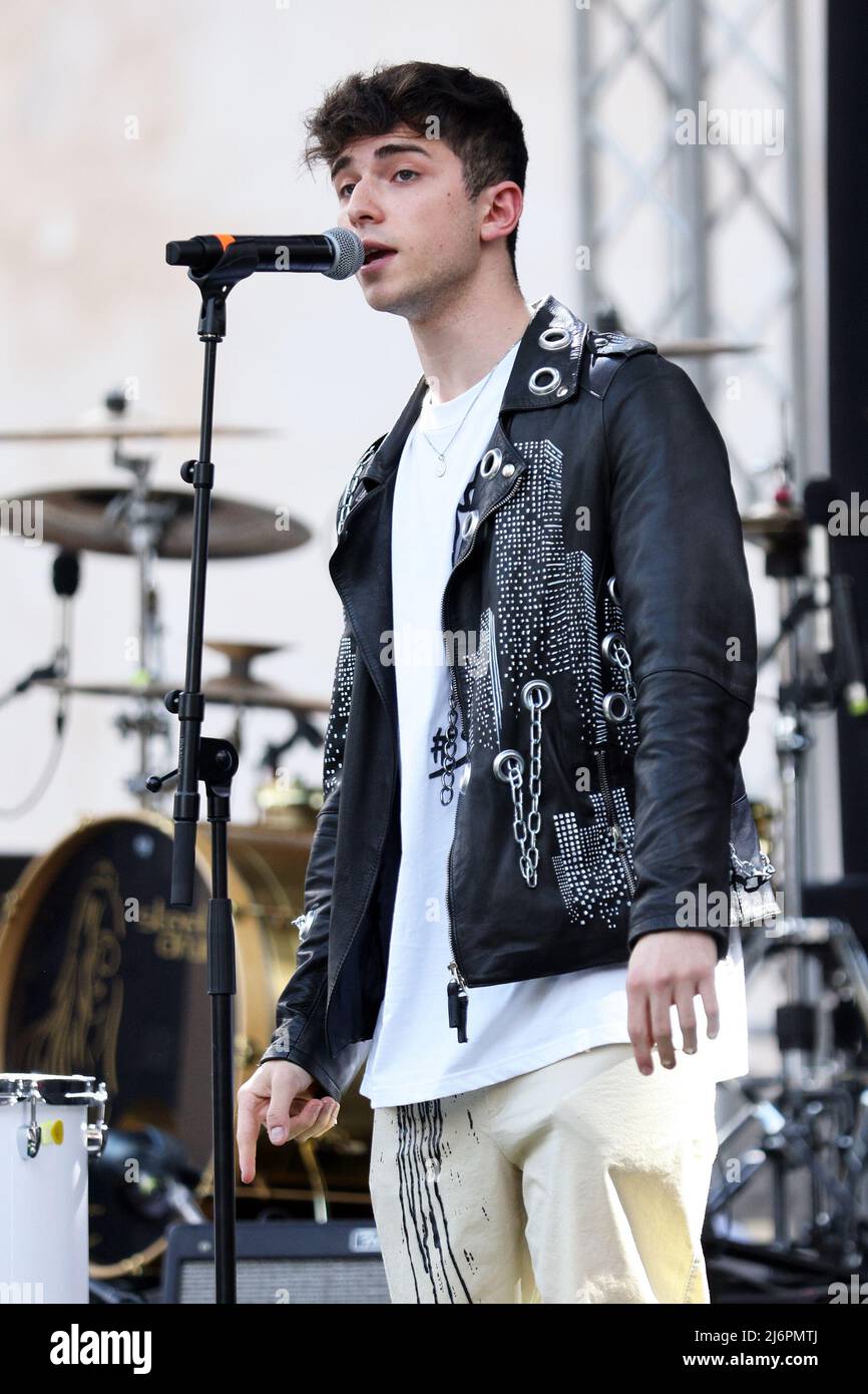 in the photo Critical who after leaving Amici Stash's house had ...