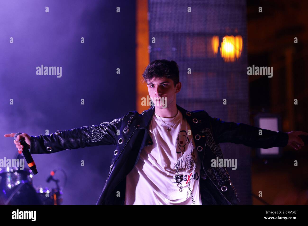 in the photo Critical who after leaving Amici Stash's house had ...