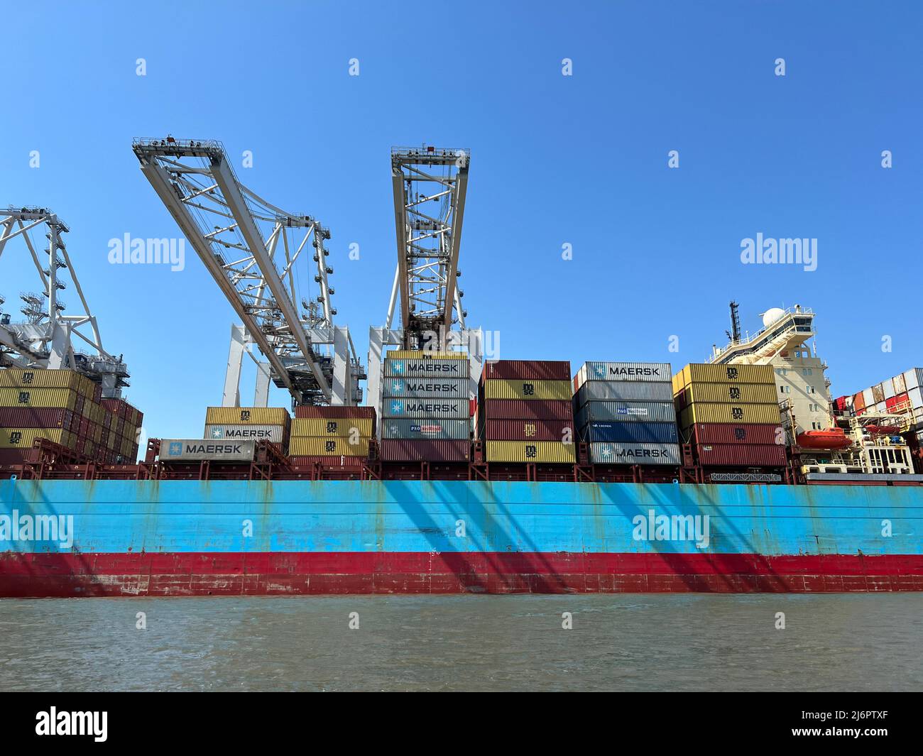 Shipping savannah ship transport hi-res stock photography and images ...