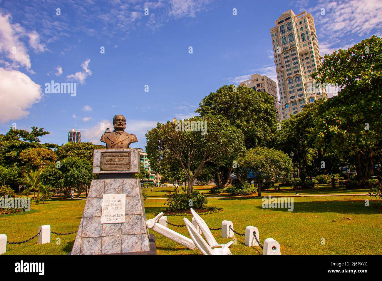 Vasco nunez panama statue hi-res stock photography and images - Alamy