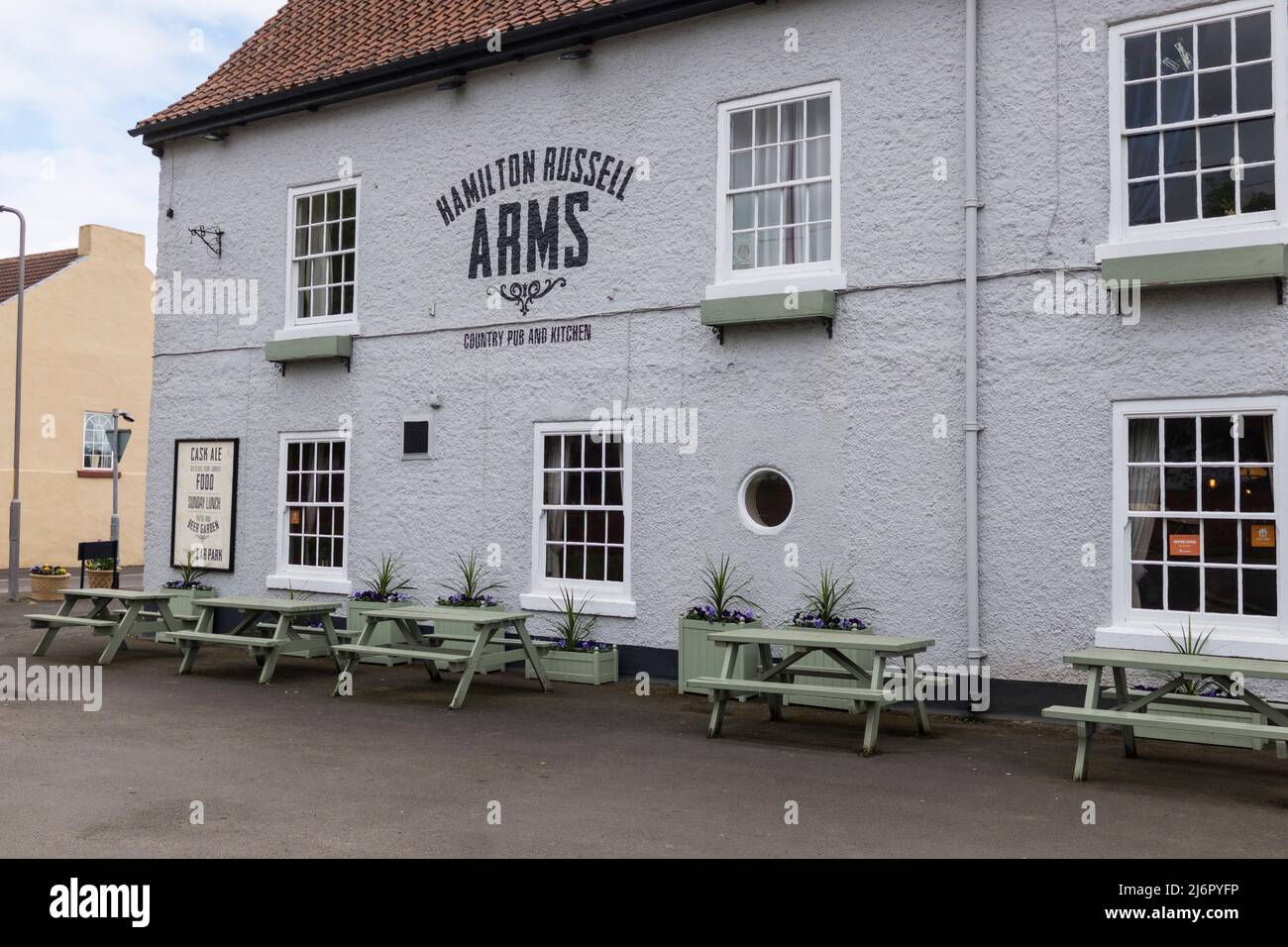 The russell arms pub hi-res stock photography and images - Alamy