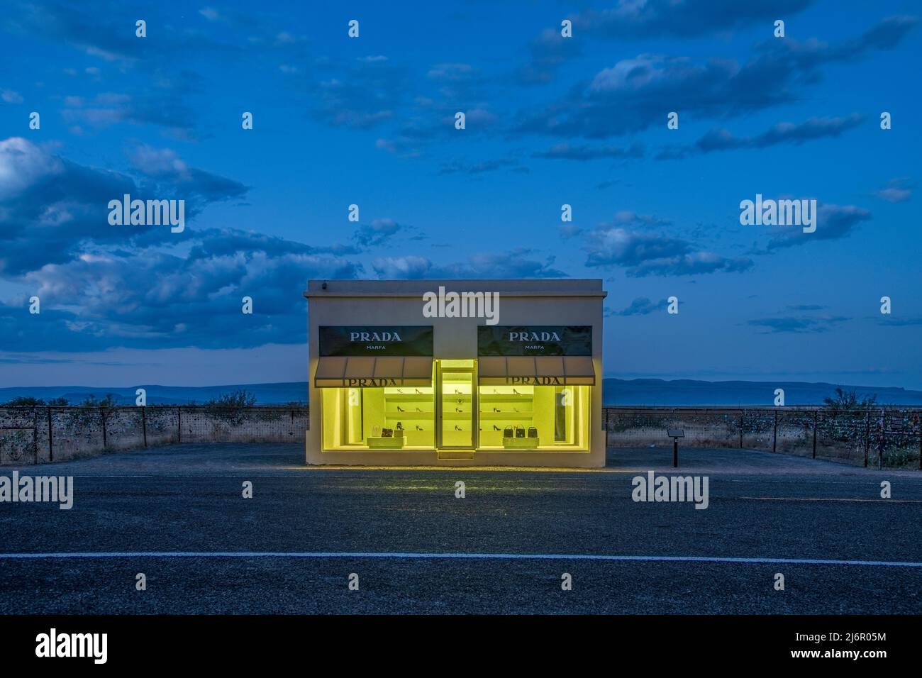Marfa texas art hi-res stock photography and images - Alamy